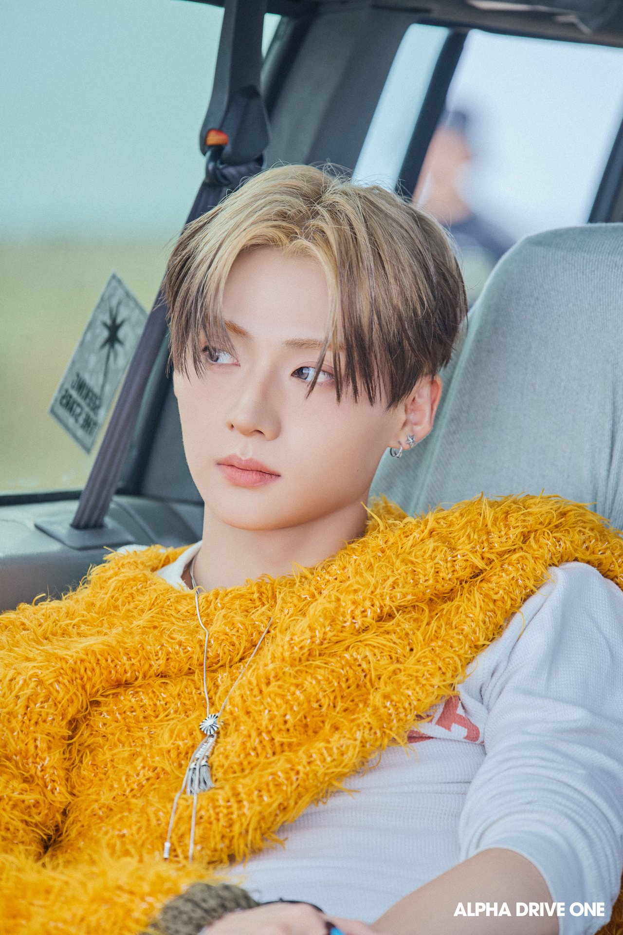 ALPHA DRIVE ONE 'EUPHORIA' Concept Photo (STAR ROAD ver.) Behind Photo