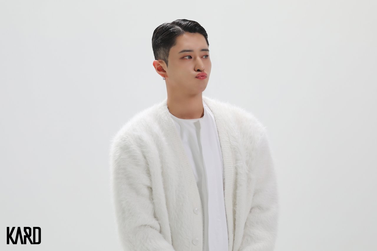 'Detox’ Visualizer Behind