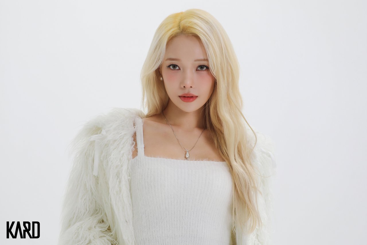 'Detox’ Visualizer Behind