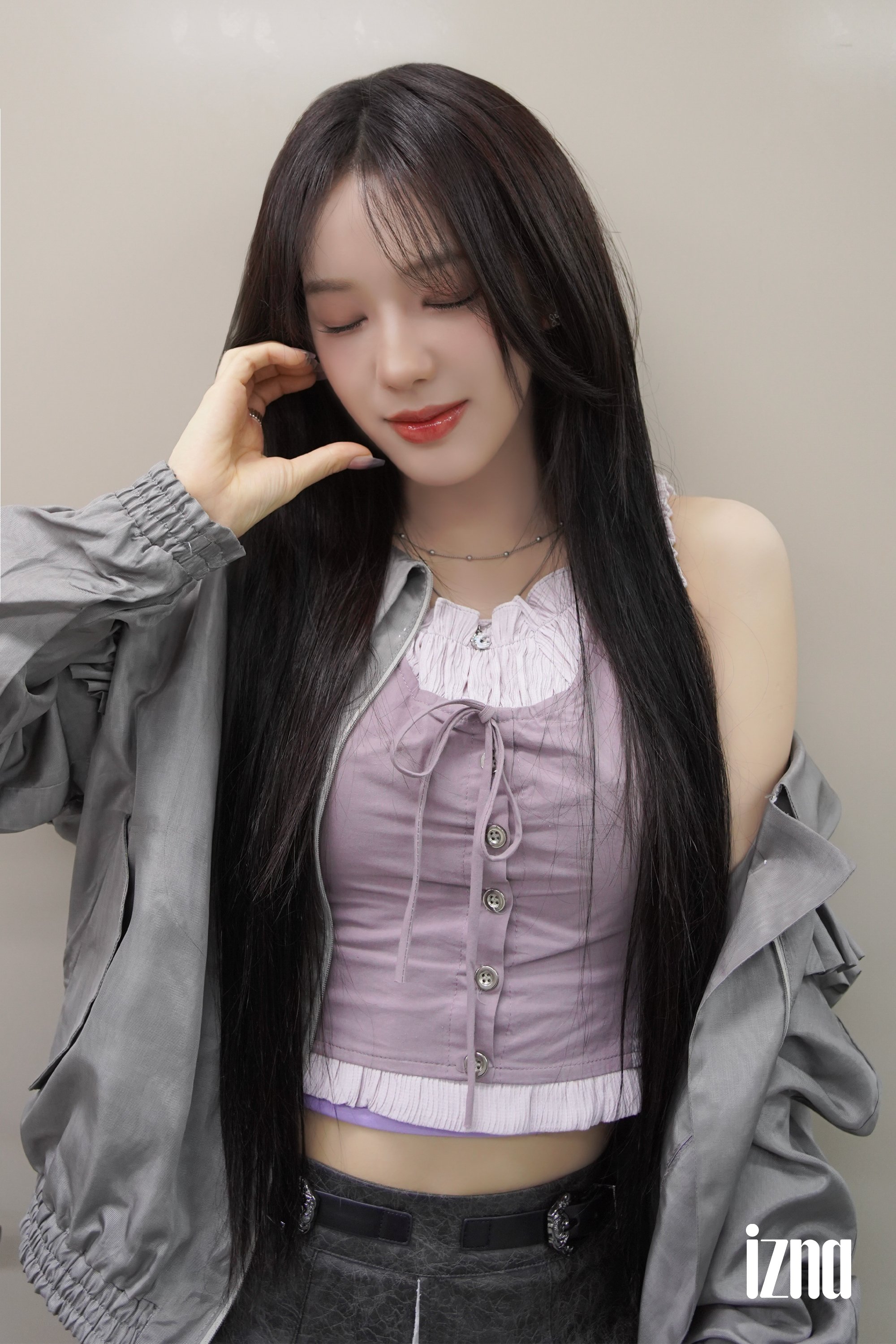 izna Digital Single 'SIGN' 활동 Behind Photo