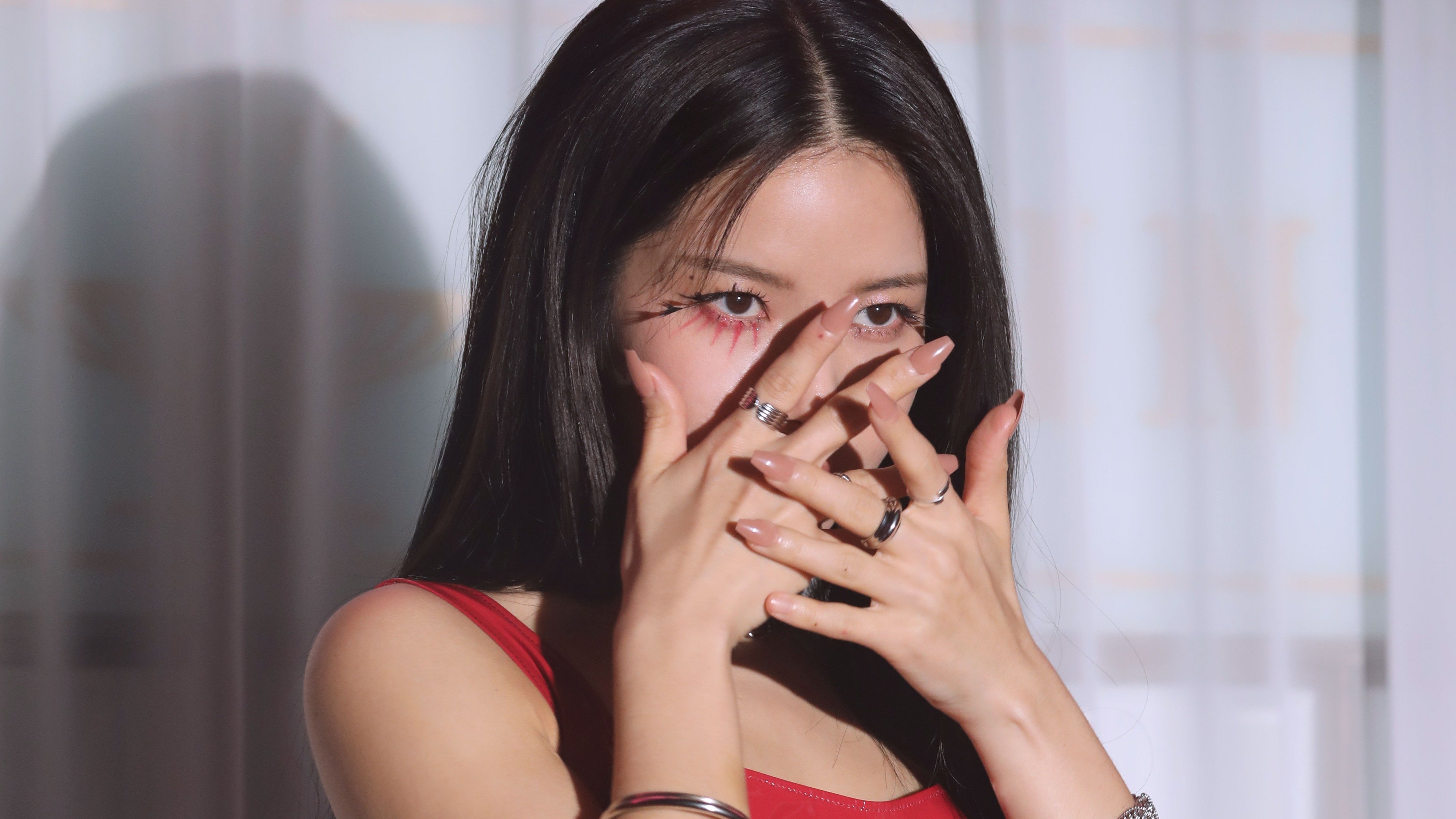 [솔라] Solar 'Colors' Performance Video Behind Photo